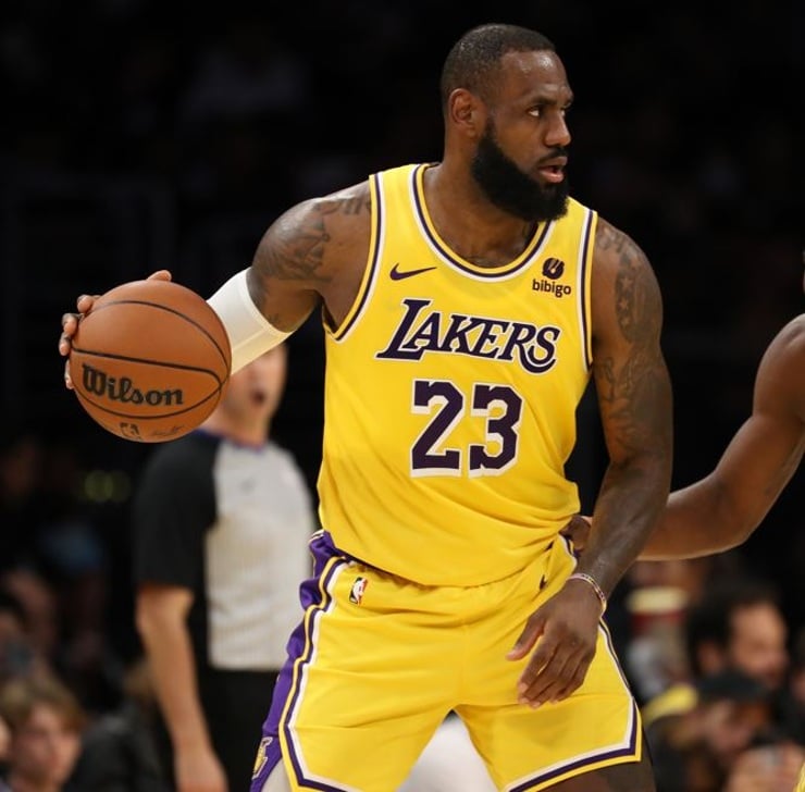 LeBron James passes Karl Malone for most 30-point games at 35+