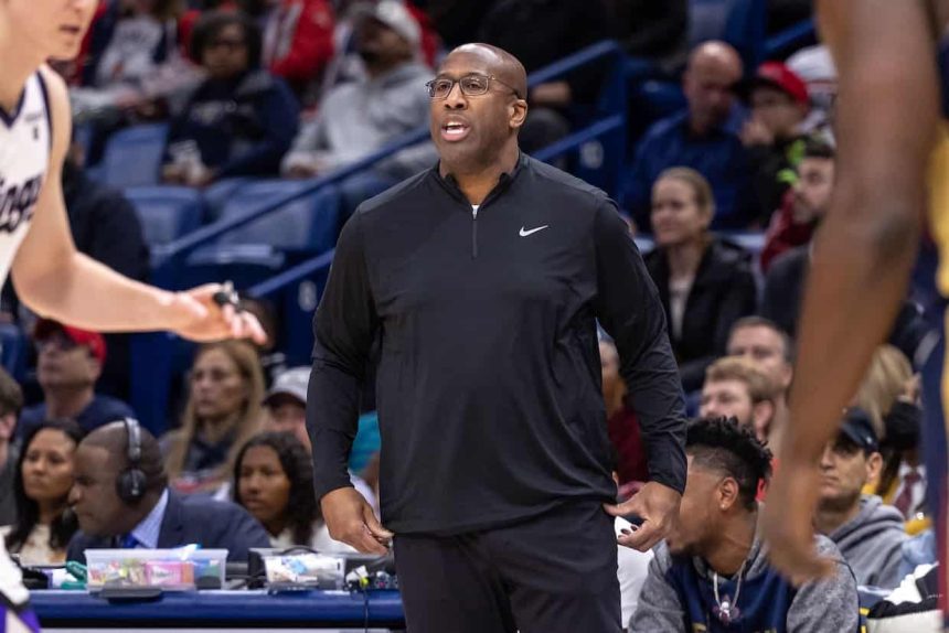 Kings Coach Mike Brown Contract, Salary, Net Worth, and more